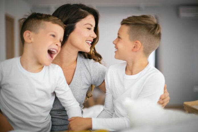 Is It Okay To Be Naked In Front Of Your Kids? - InfantsLab